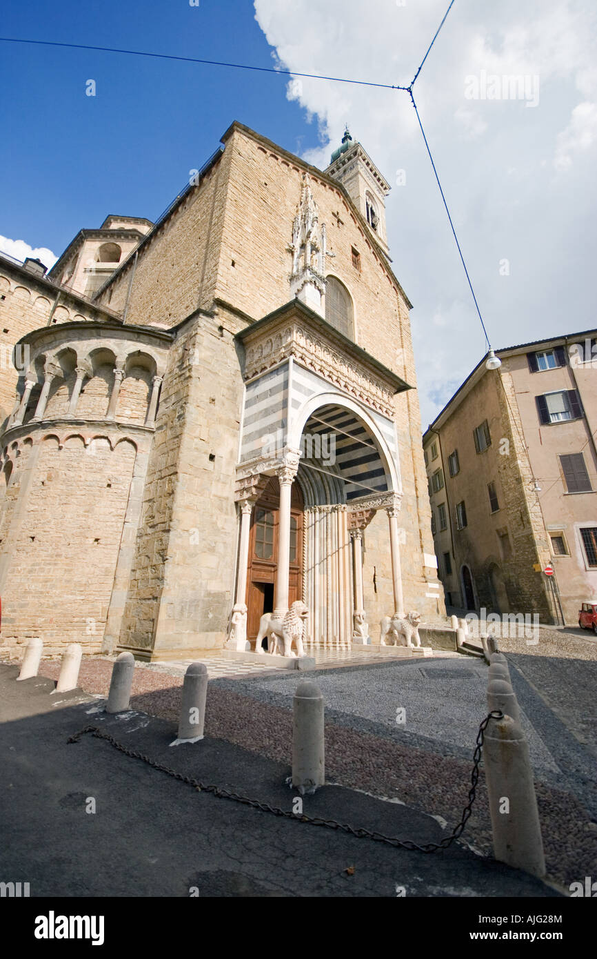 Entrance church in bergamo hi-res stock photography and images - Alamy