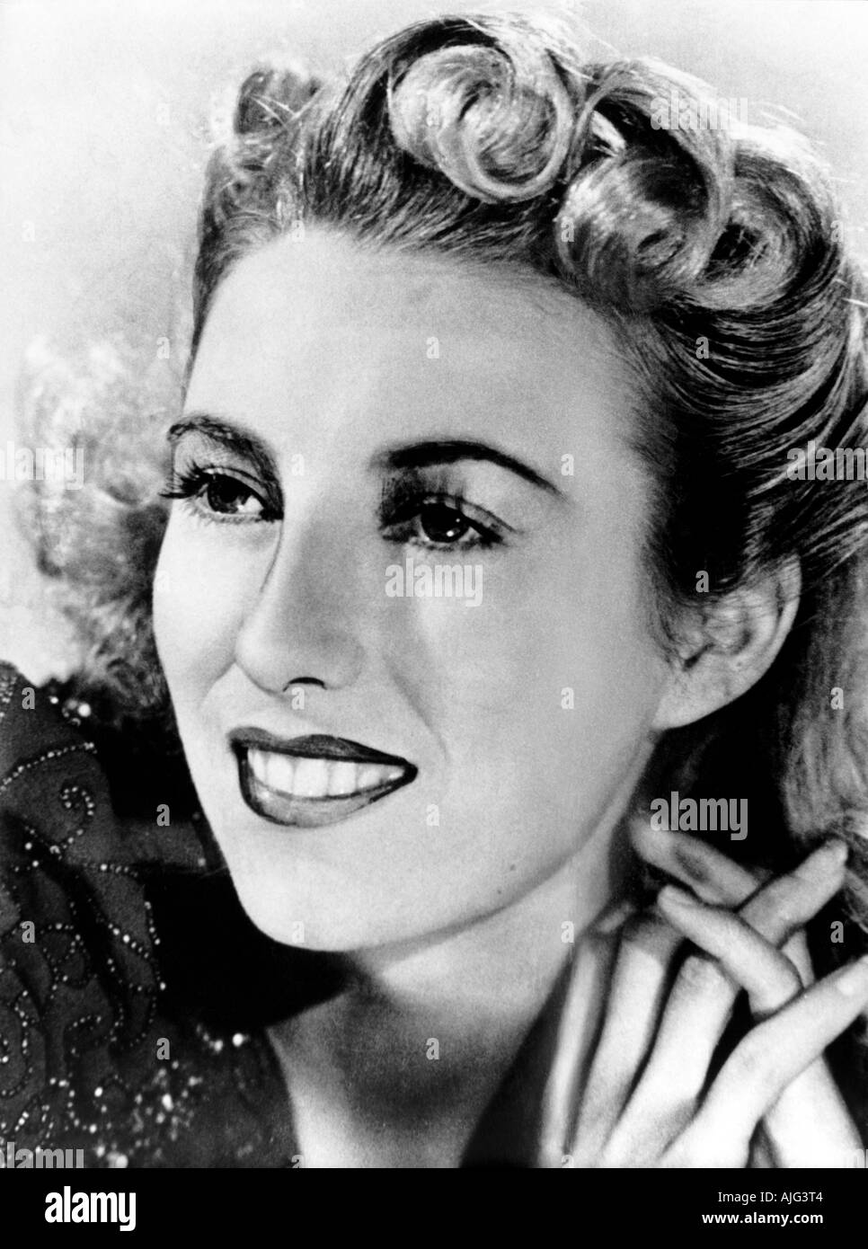 VERA LYNN UK singer born 1917 here in 1942 Stock Photo - Alamy
