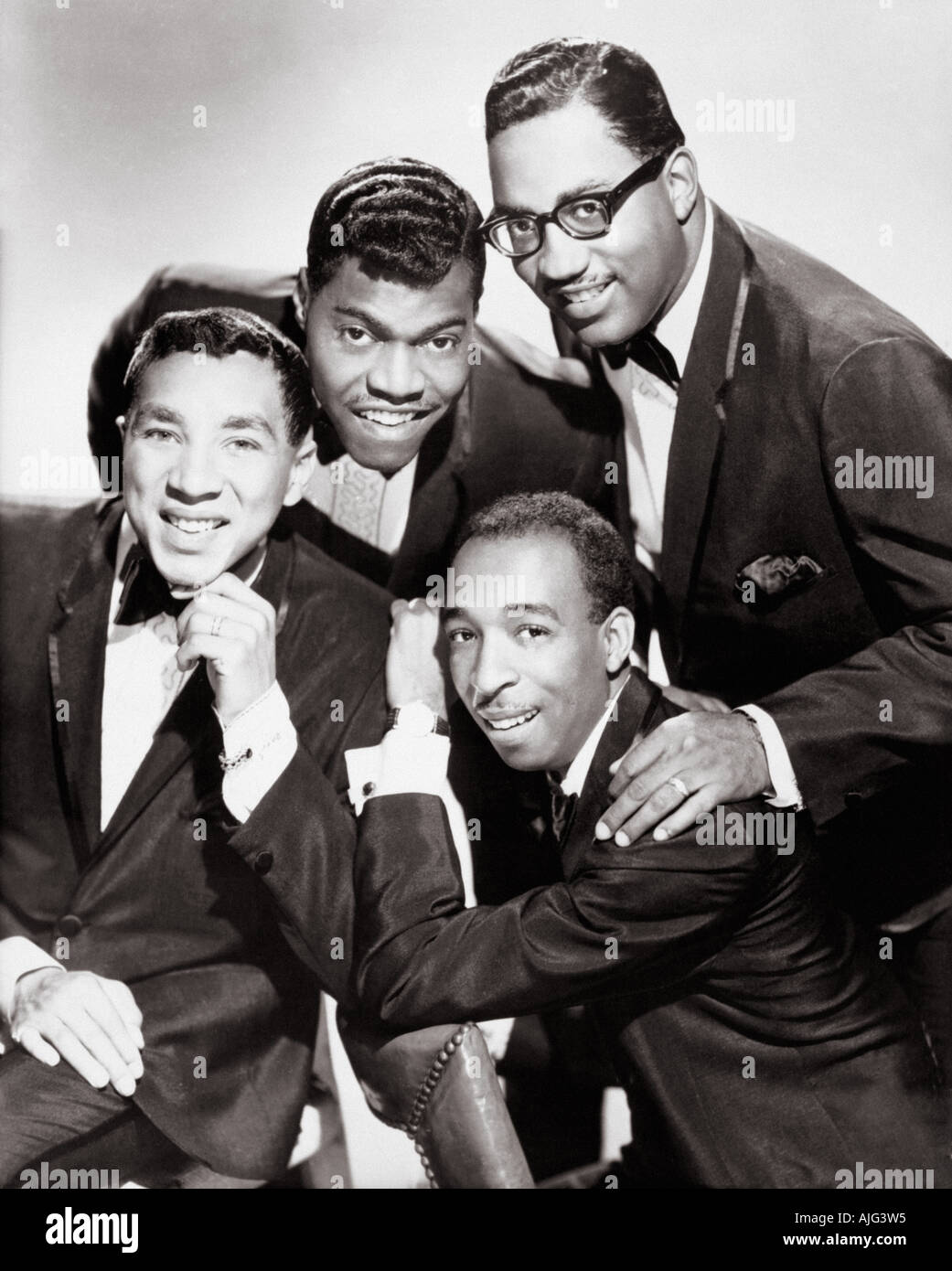 SMOKEY ROBINSON AND THE MIRACLES US Motown group with Smokey at left ... SMOKEY ROBINSON AND THE MIRACLES US Motown group with Smokey at left ...