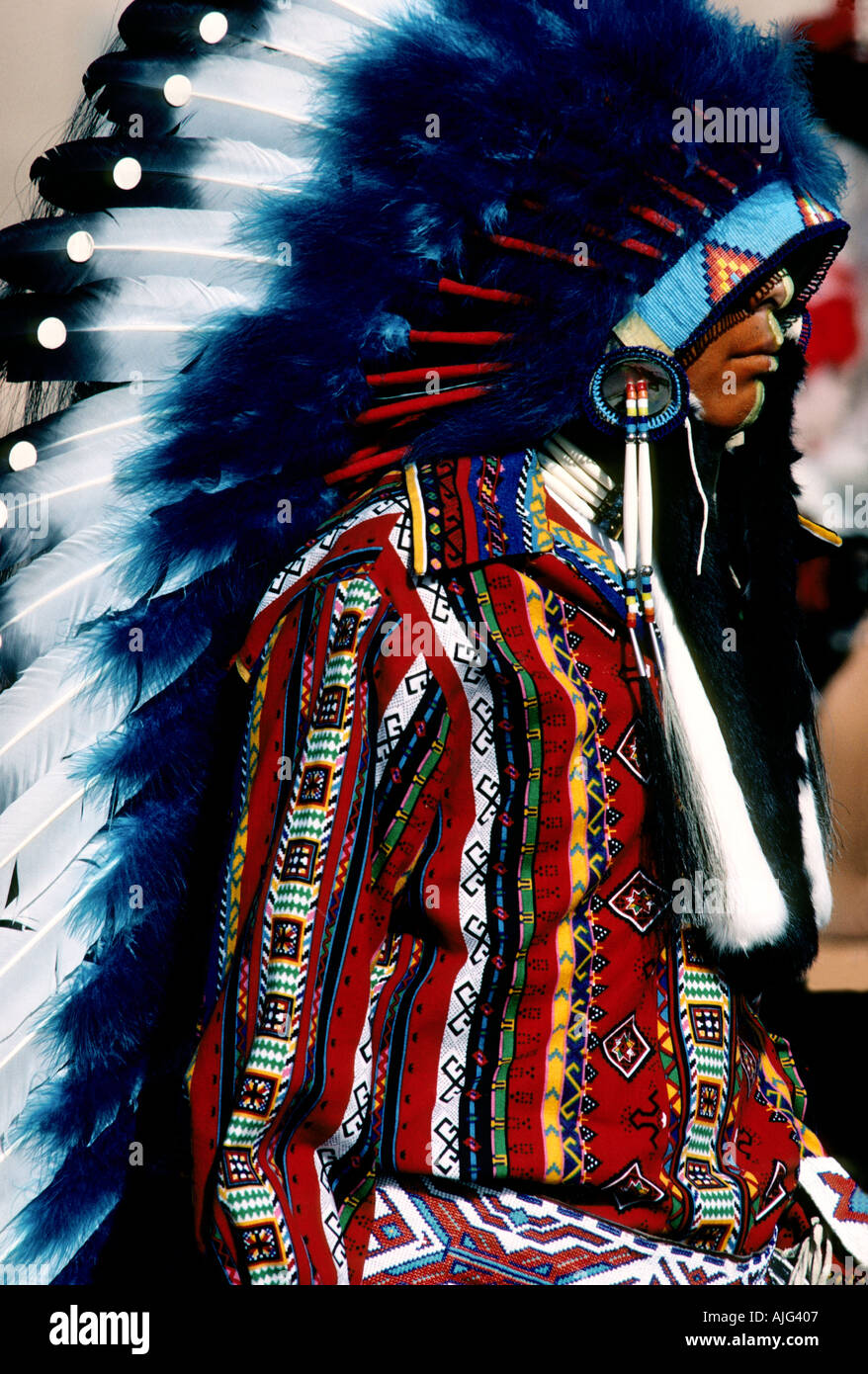Indian head dress hi-res stock photography and images - Alamy