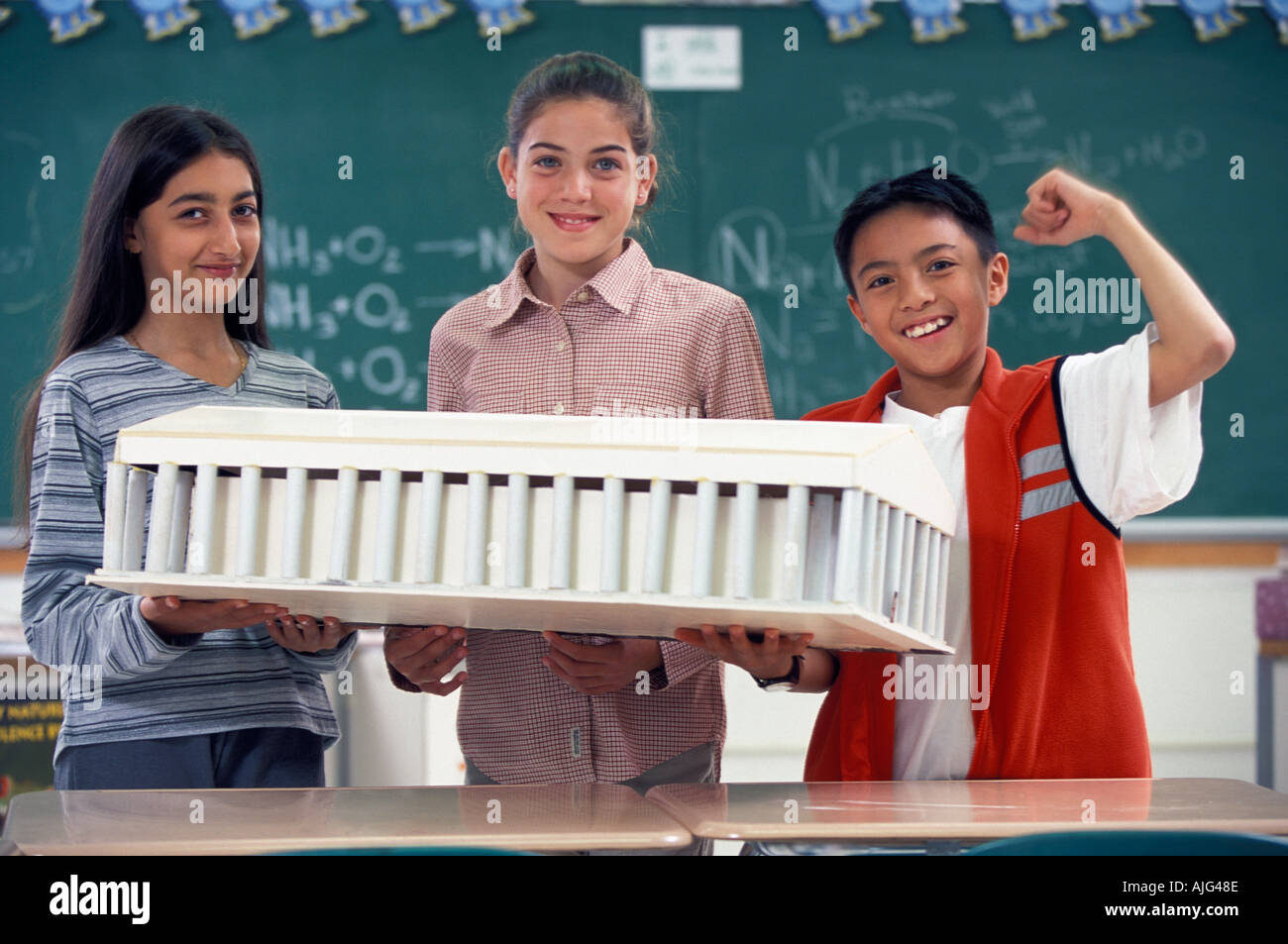 Middle school classroom project hi-res stock photography and images - Alamy