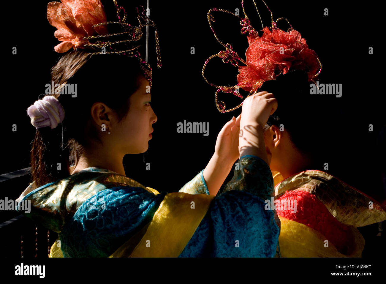 chinese traditional dancer in traditional costume Stock Photo - Alamy