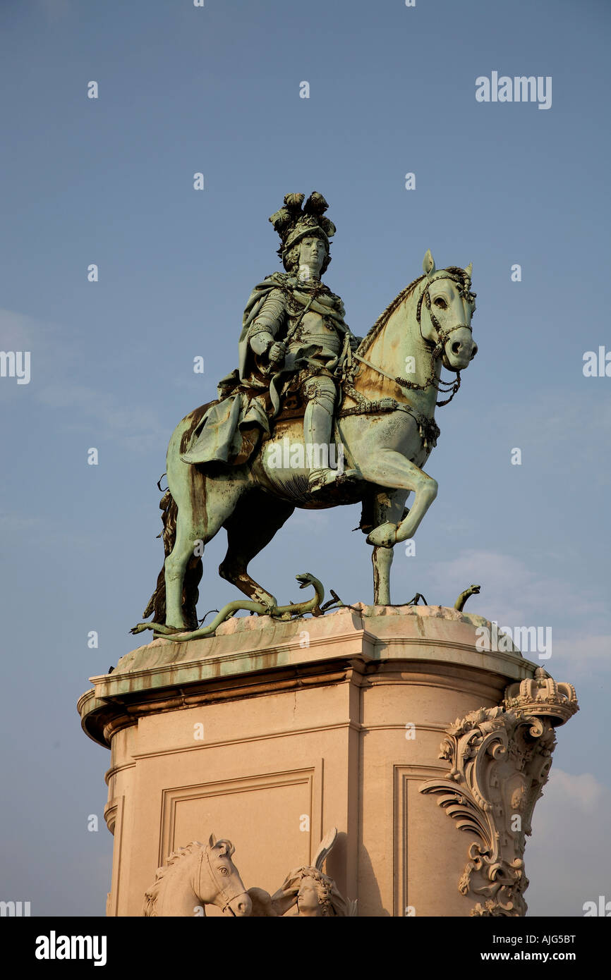 Man on horse statue hi-res stock photography and images - Alamy