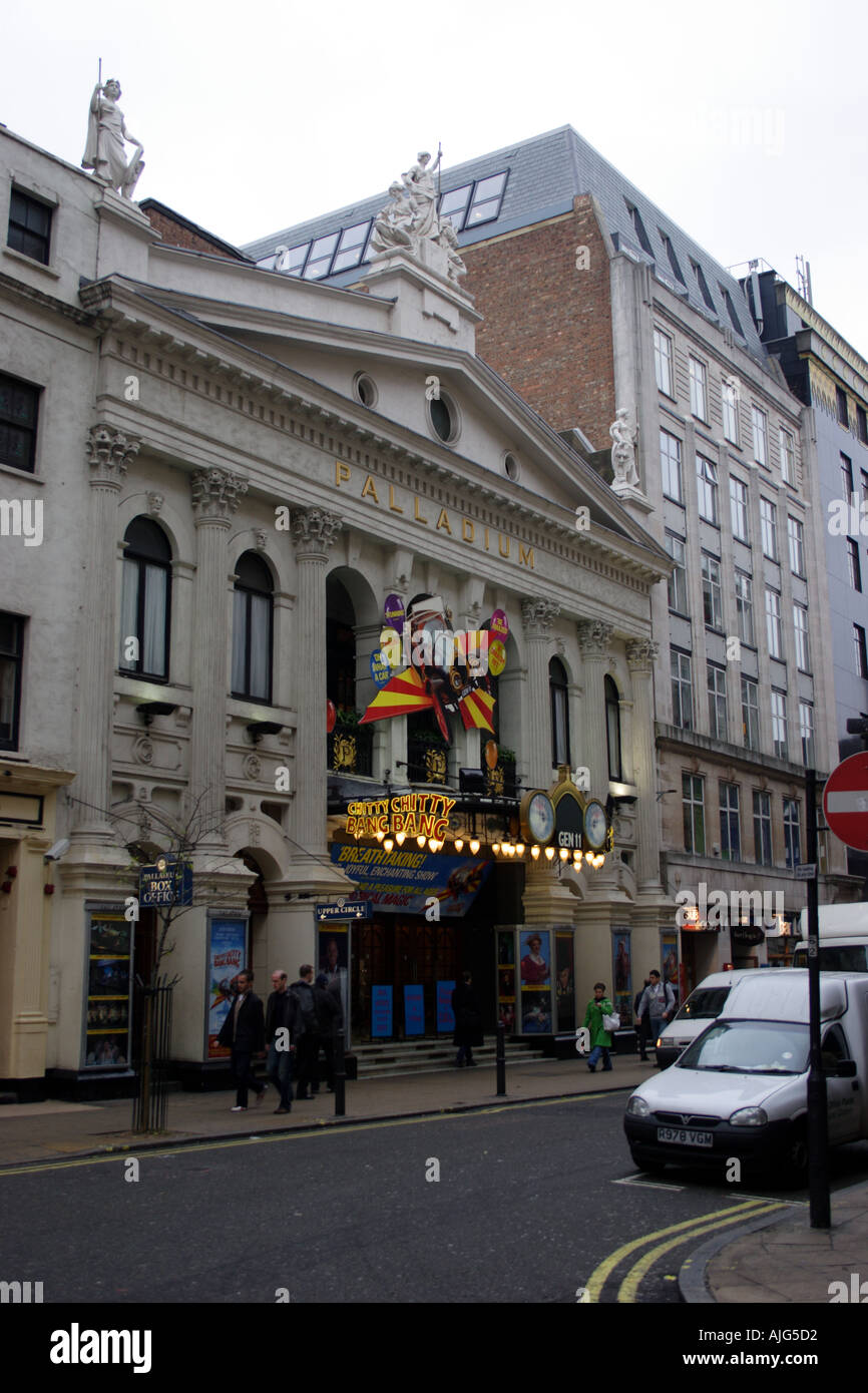 London palladium stage hi-res stock photography and images - Alamy