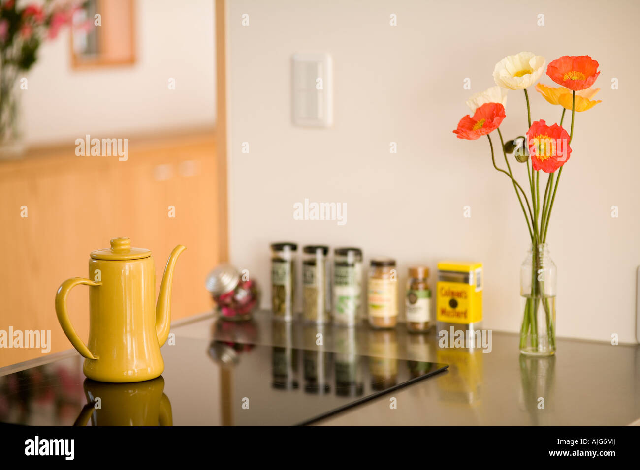 Poppy kettle hi-res stock photography and images - Alamy