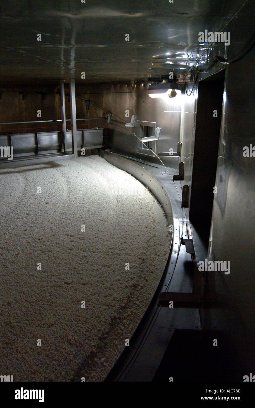 Sake production hi-res stock photography and images - Alamy