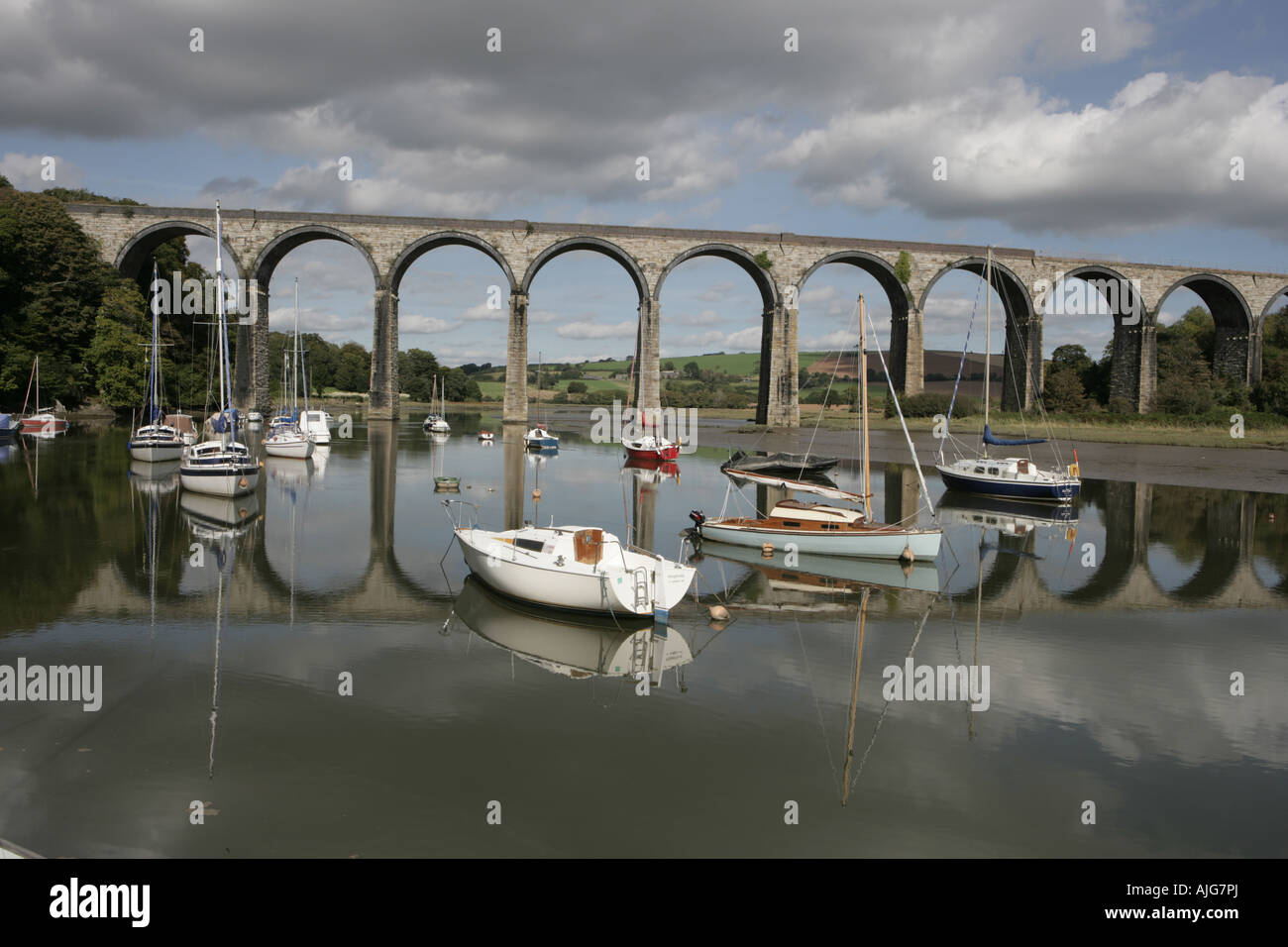River lynher hi-res stock photography and images - Alamy