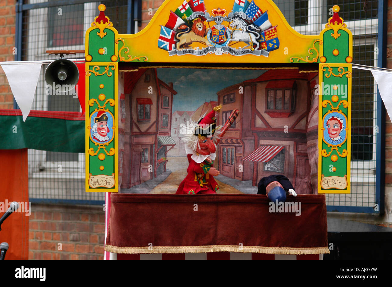 Punch and Judy show East London Stock Photo - Alamy