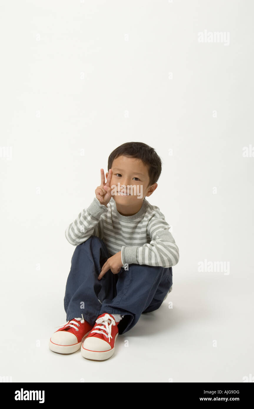 Asian peace sign hi-res stock photography and images - Alamy