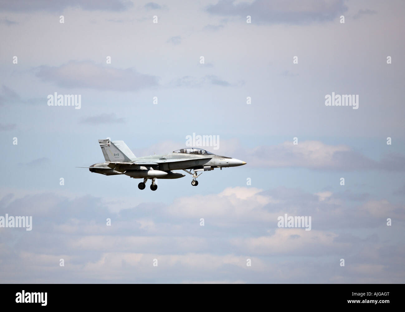 American F 18 Fighter Jet coming in for landing Stock Photo - Alamy