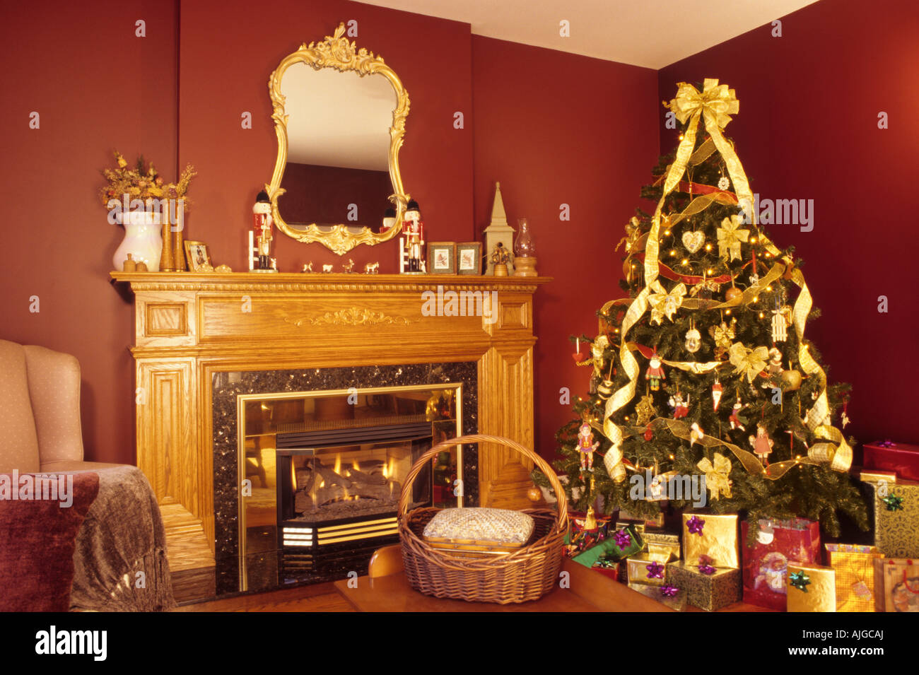 Christmas tree in "living room Stock Photo - Alamy