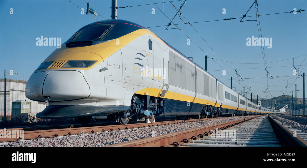 The 300km/h (186mph) Eurostar high-speed train on the Continental Main ...