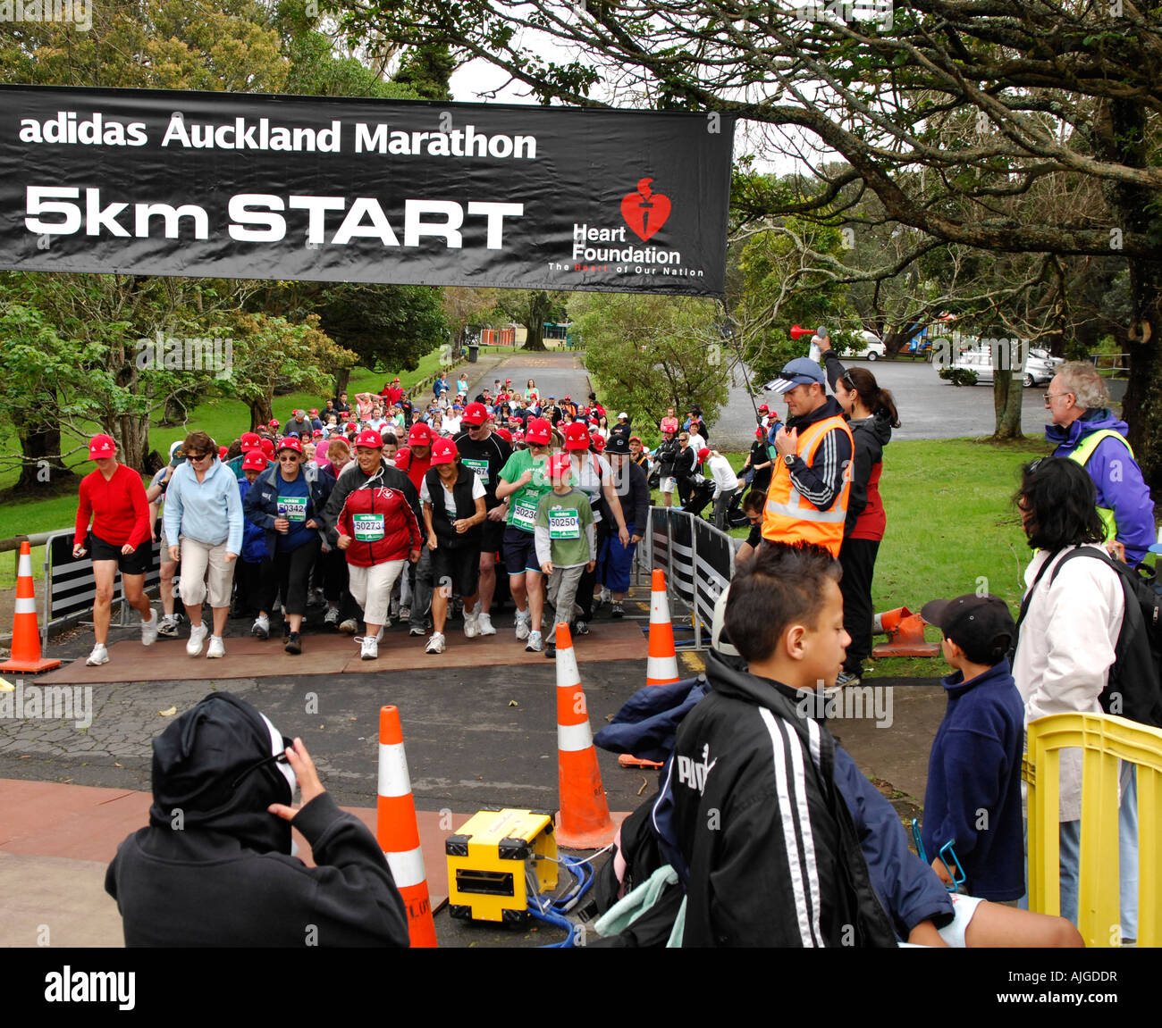 The start of the October 2007 Auckland Marathon 5km walk, New Zealand ...