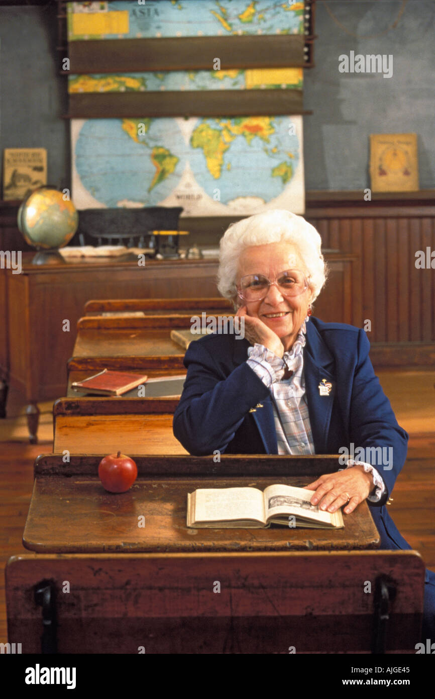 Old fashioned one room school hi-res stock photography and images - Alamy