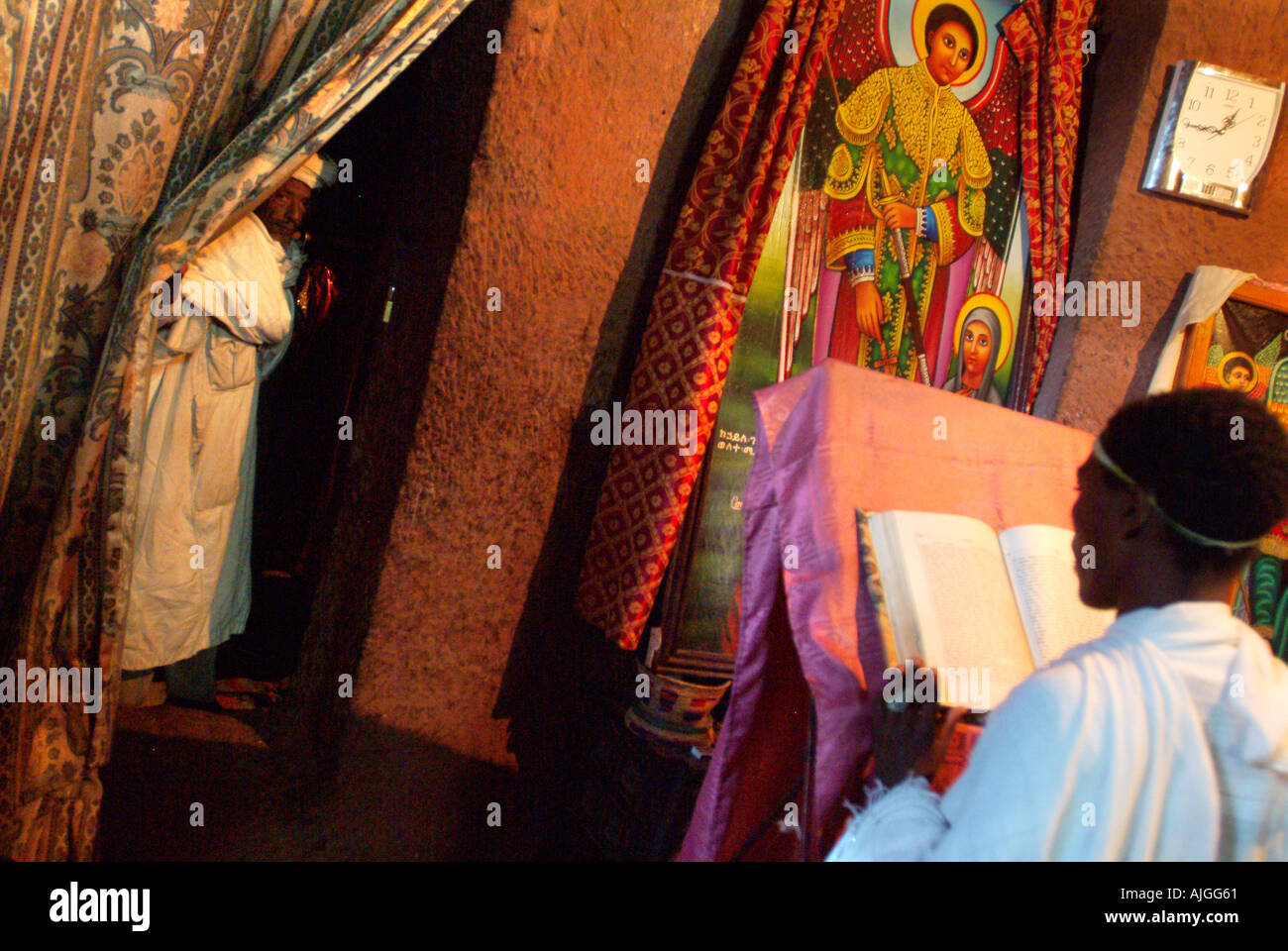Lalibela Bet Gabriel prayer Stock Photo - Alamy
