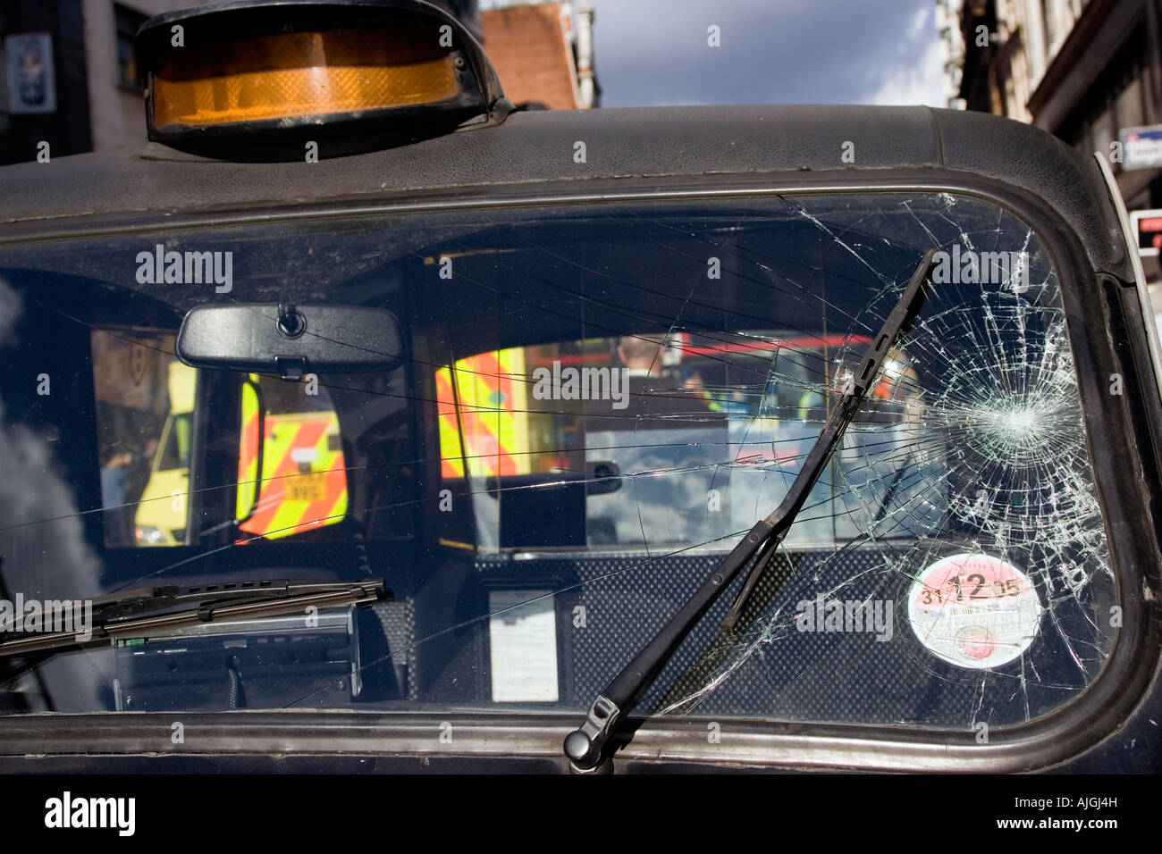 Old london cab hi-res stock photography and images - Alamy