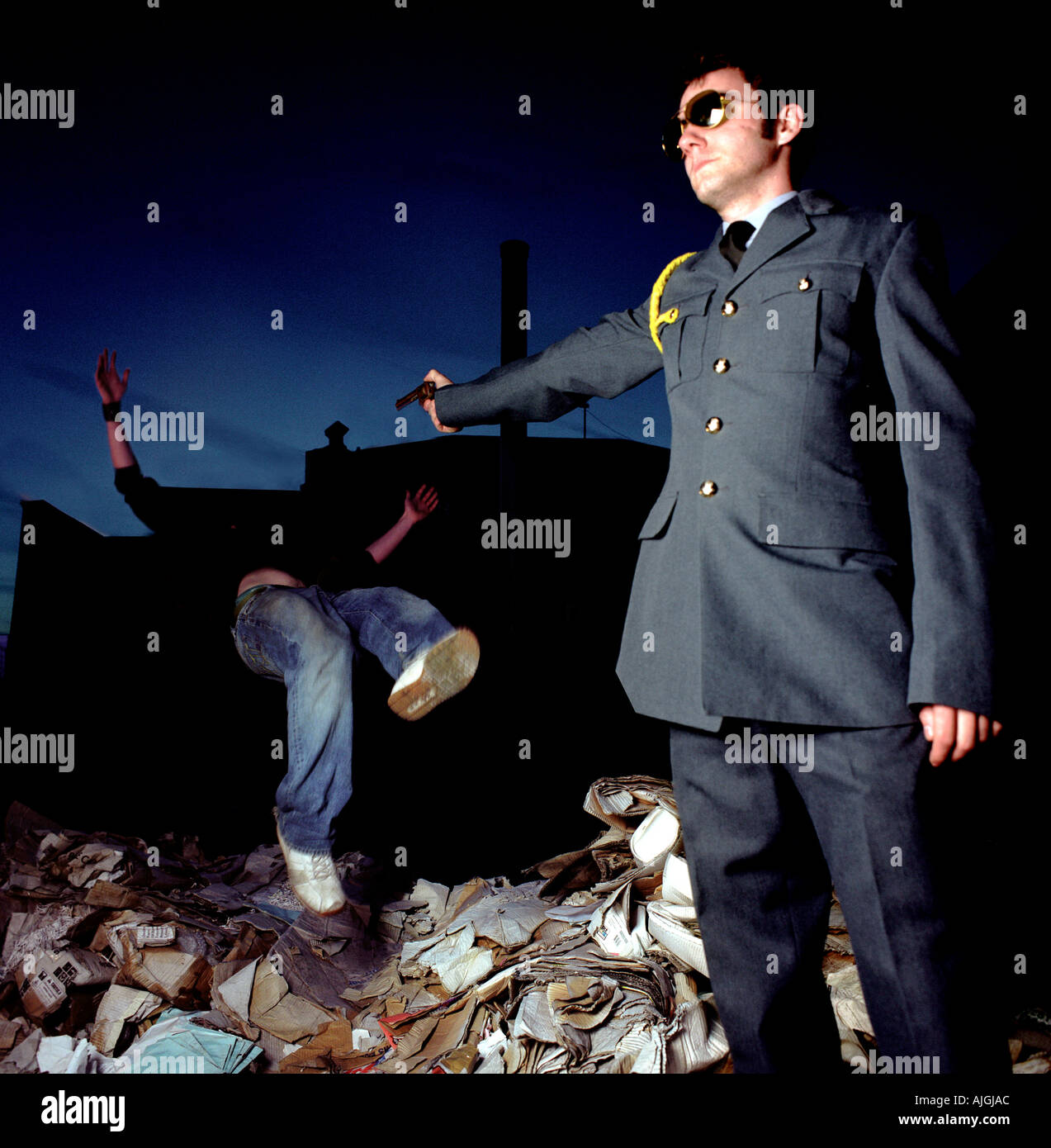 Night time gun shoot hi-res stock photography and images - Alamy