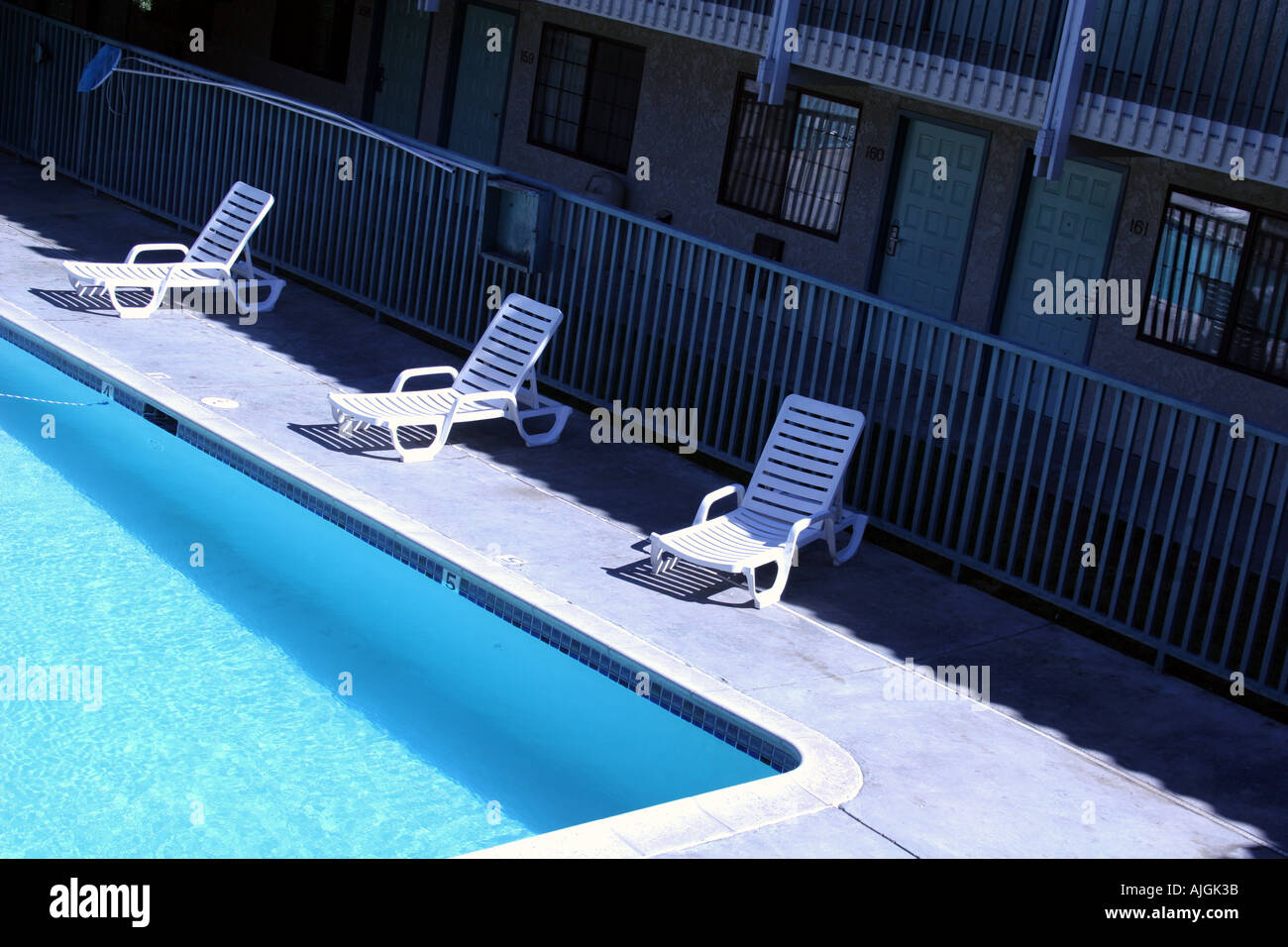 Retro motel pool hi-res stock photography and images - Alamy