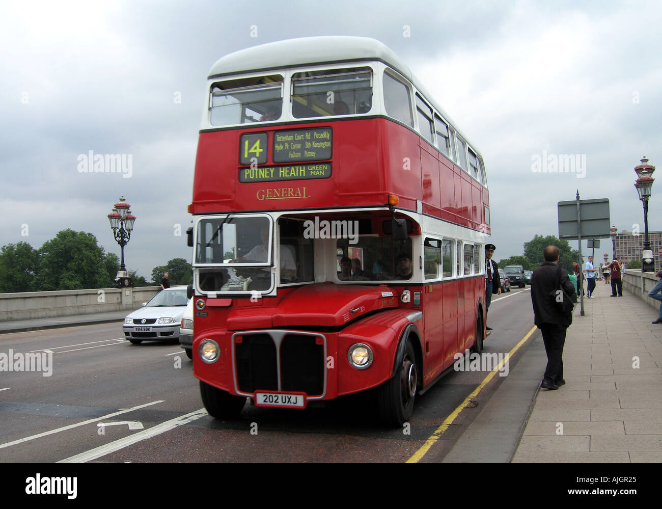 London Routemaster Bus on Putney Bridge Last Day of Route 14 Stock ...