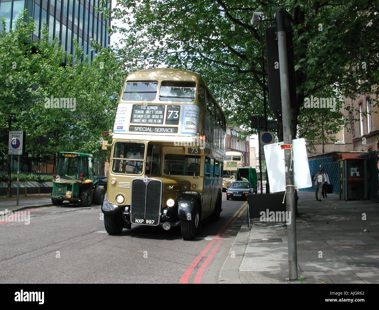 London rt bus hi-res stock photography and images - Alamy