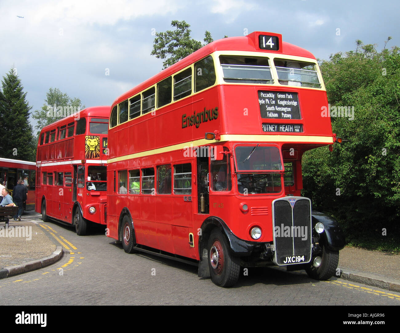 London rt bus hi-res stock photography and images - Alamy