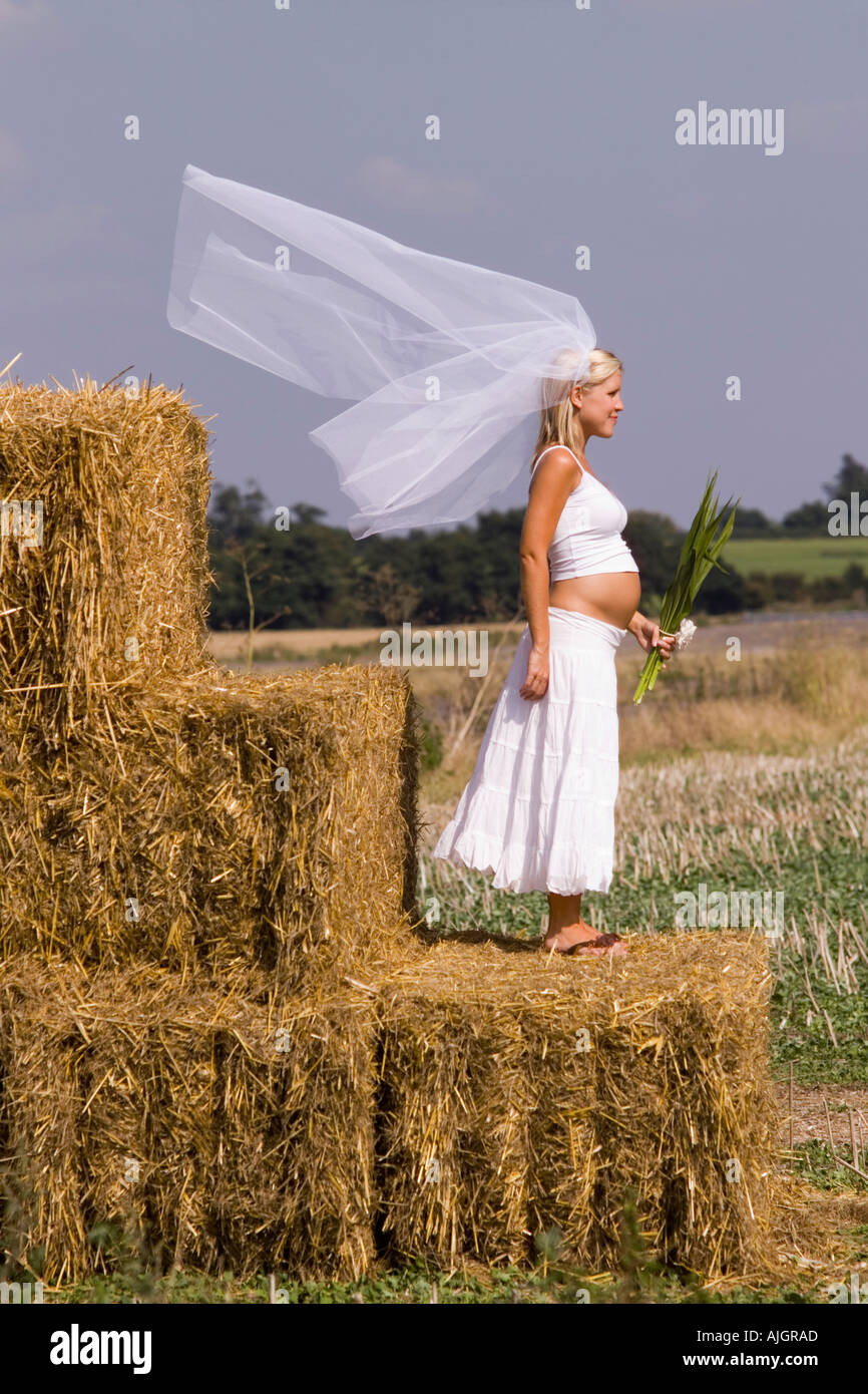 3520 Lucy pregnant Model released Stock Photo - Alamy