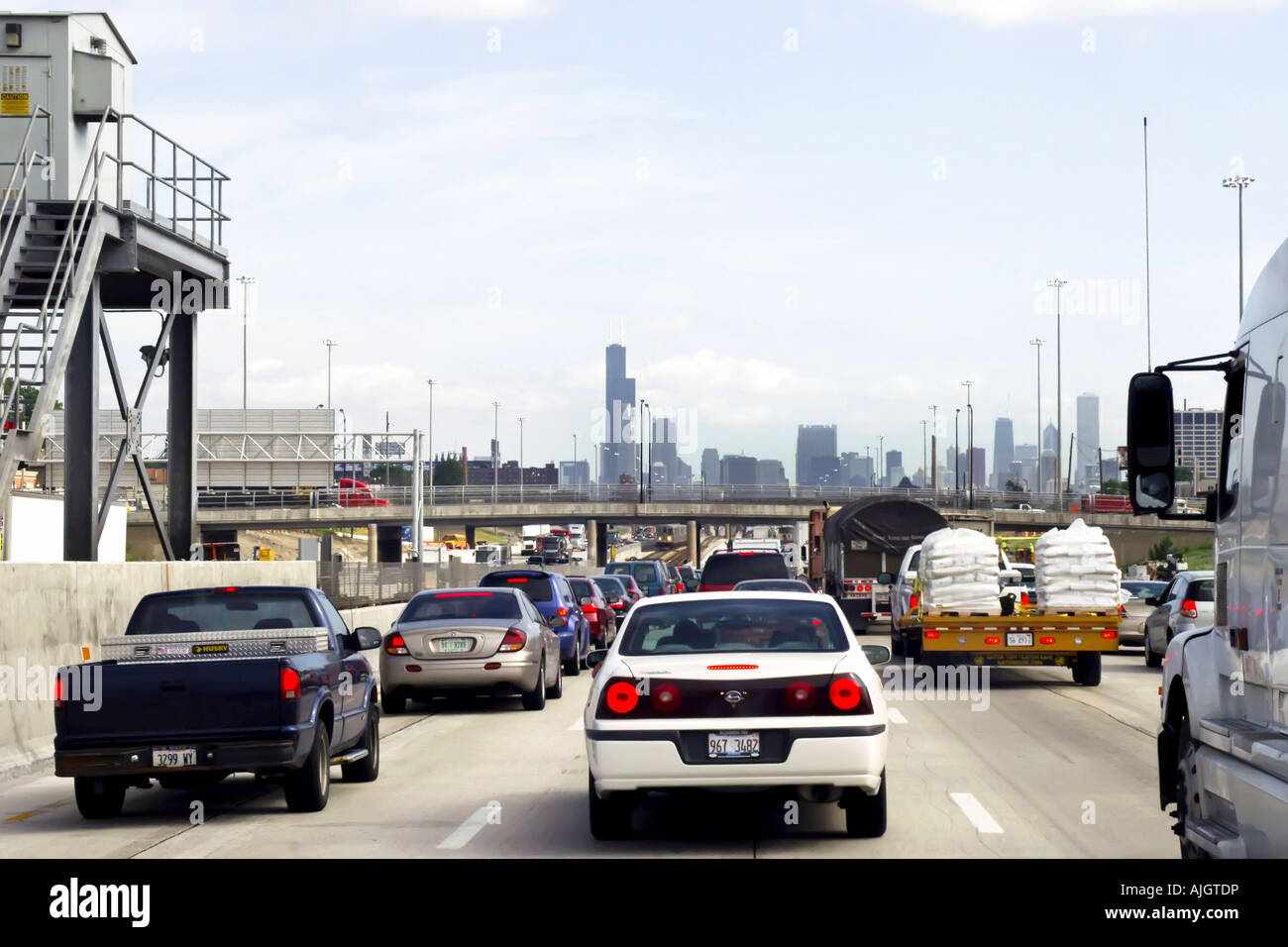 Traffic congestion on the expressway towards downtown Chicago Illinois ...