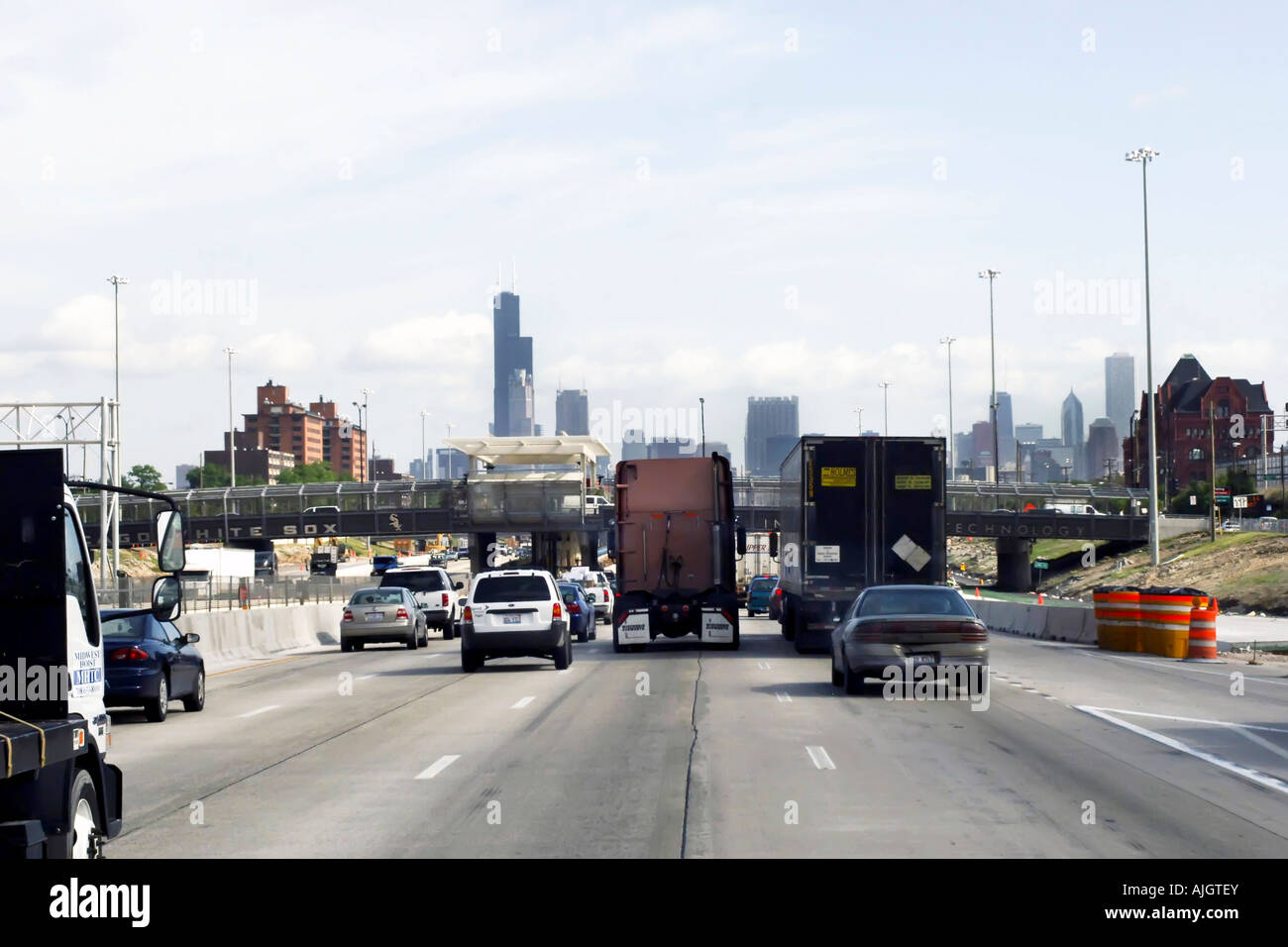 Traffic congestion on the expressway towards downtown Chicago Illinois ...