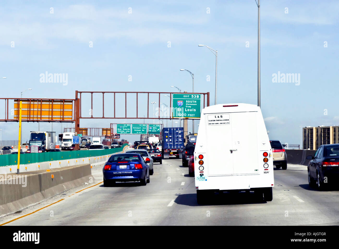 Traffic congestion on the expressway towards downtown Chicago Illinois ...