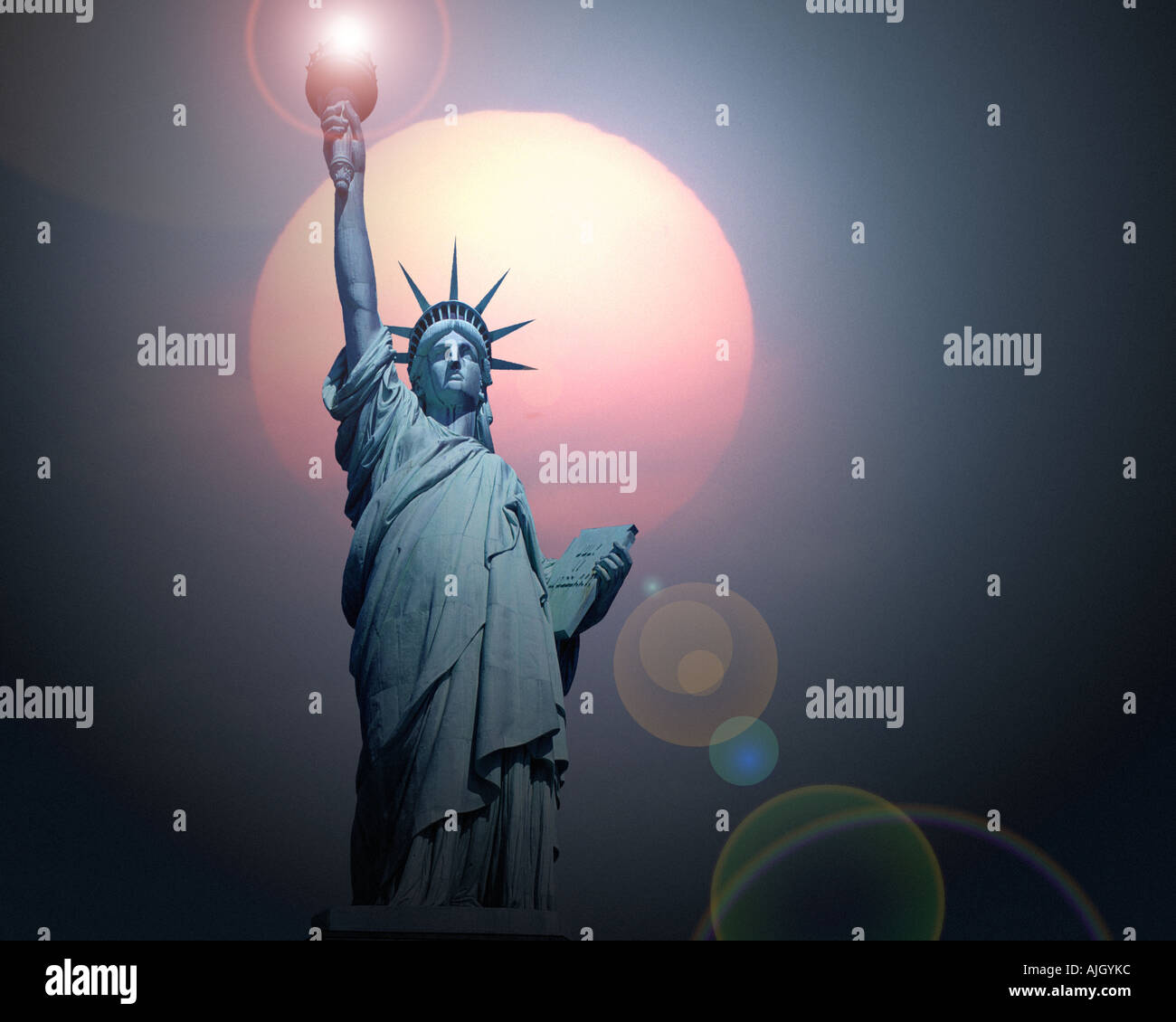 Statue of liberty sun setting hi-res stock photography and images - Alamy