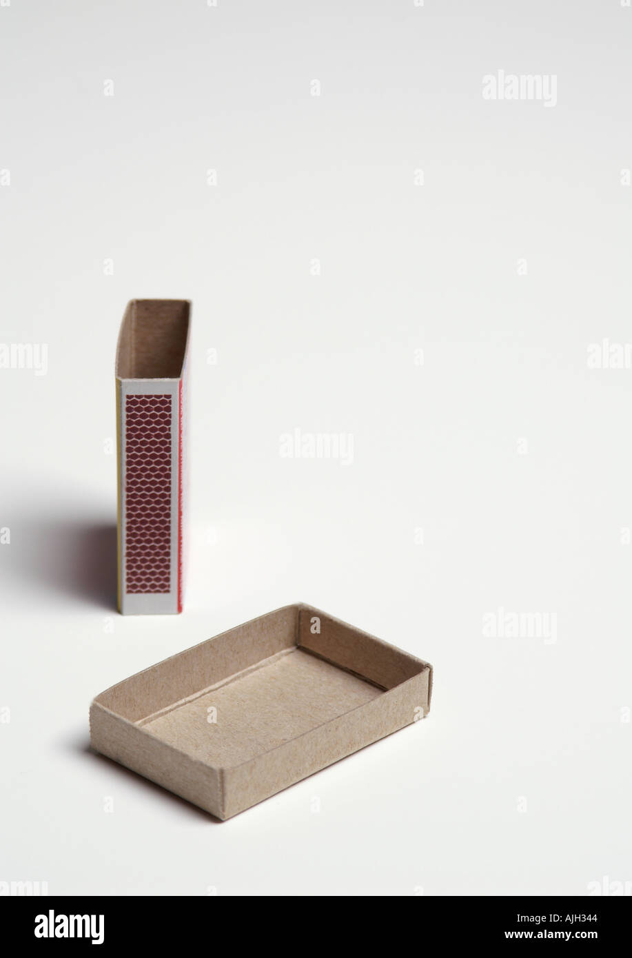 empty match box Stock Photo - Alamy