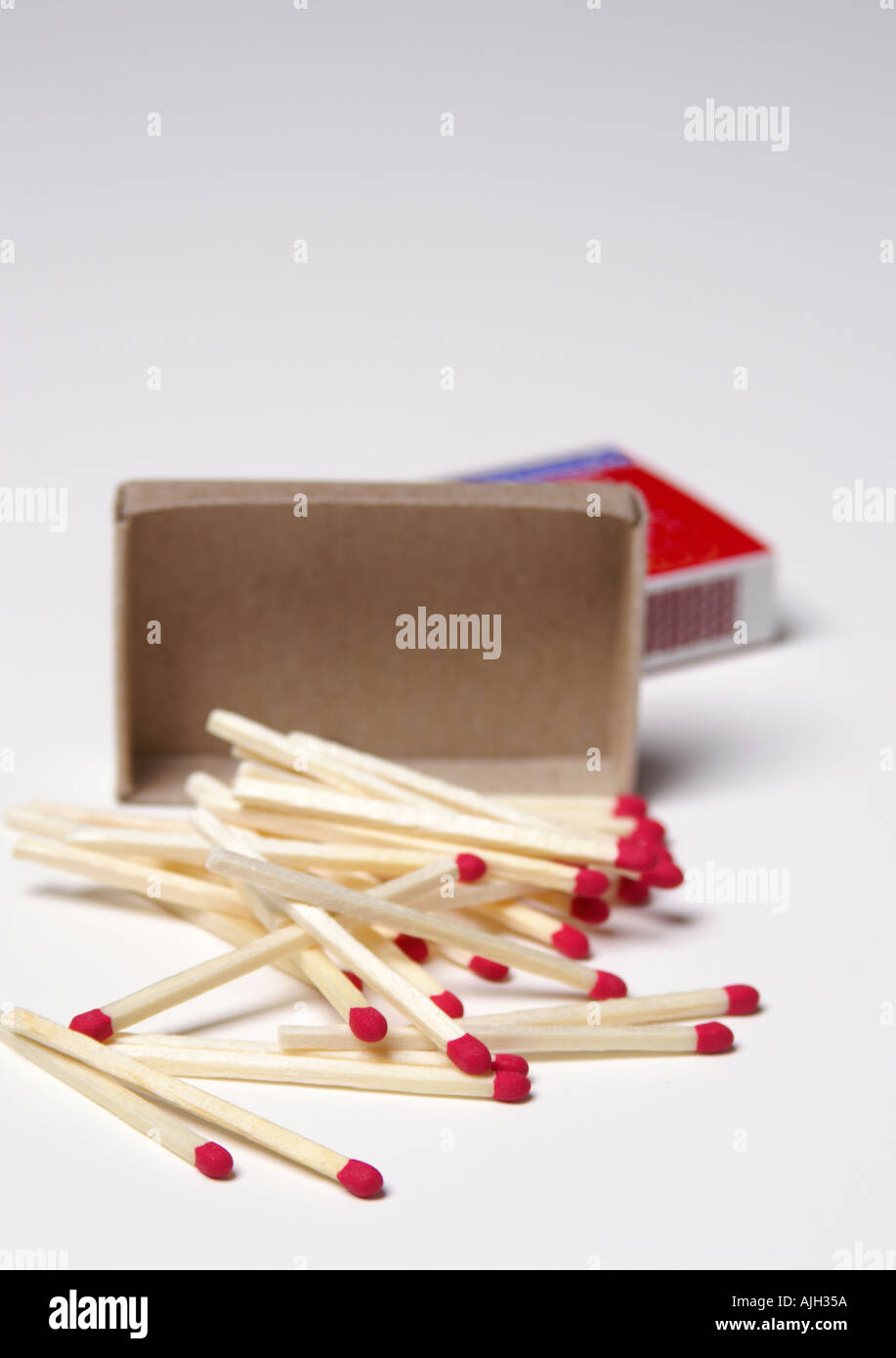 Jumble of sticks hi-res stock photography and images - Alamy