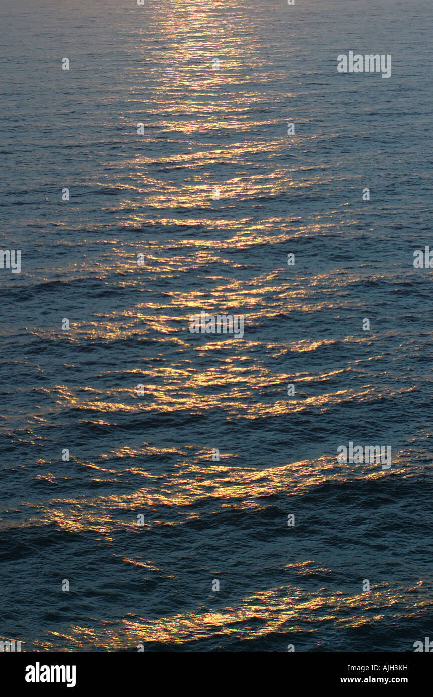 sunlight reflection on sea Stock Photo - Alamy