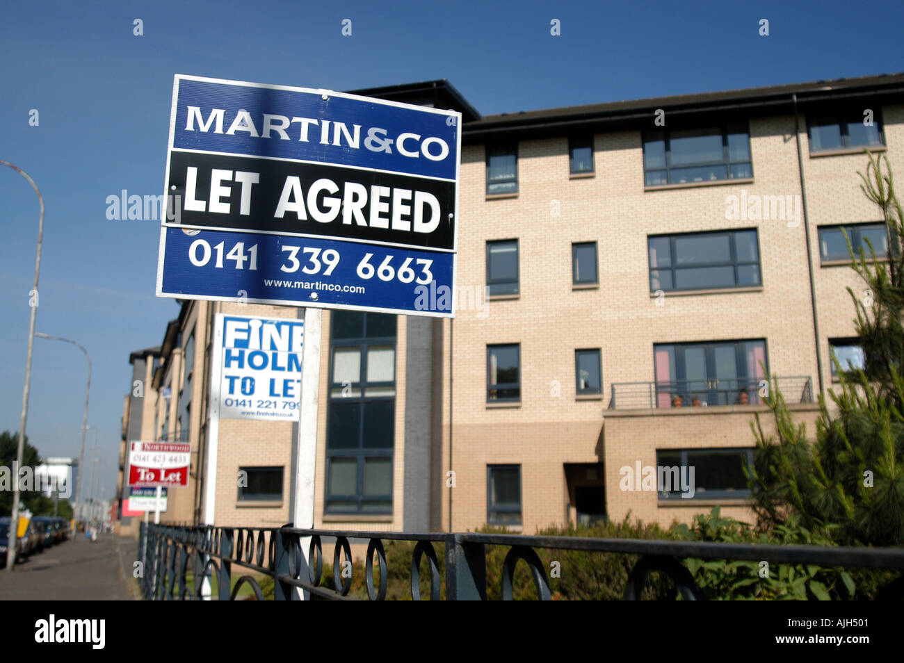 A property To Let Sign in Glasgow, Scotland Stock Photo - Alamy