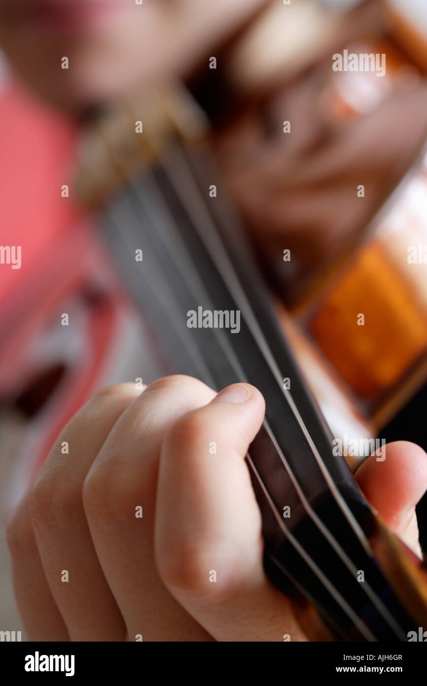 Violin pegbox hi-res stock photography and images - Alamy