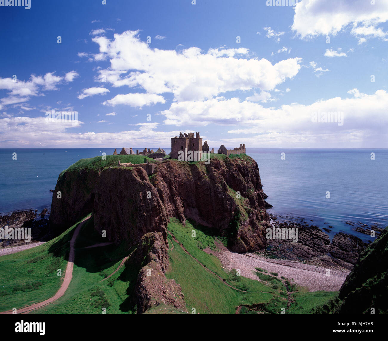 Dunnottar Castle, Grampian Region, Scotland, UK Stock Photo - Alamy