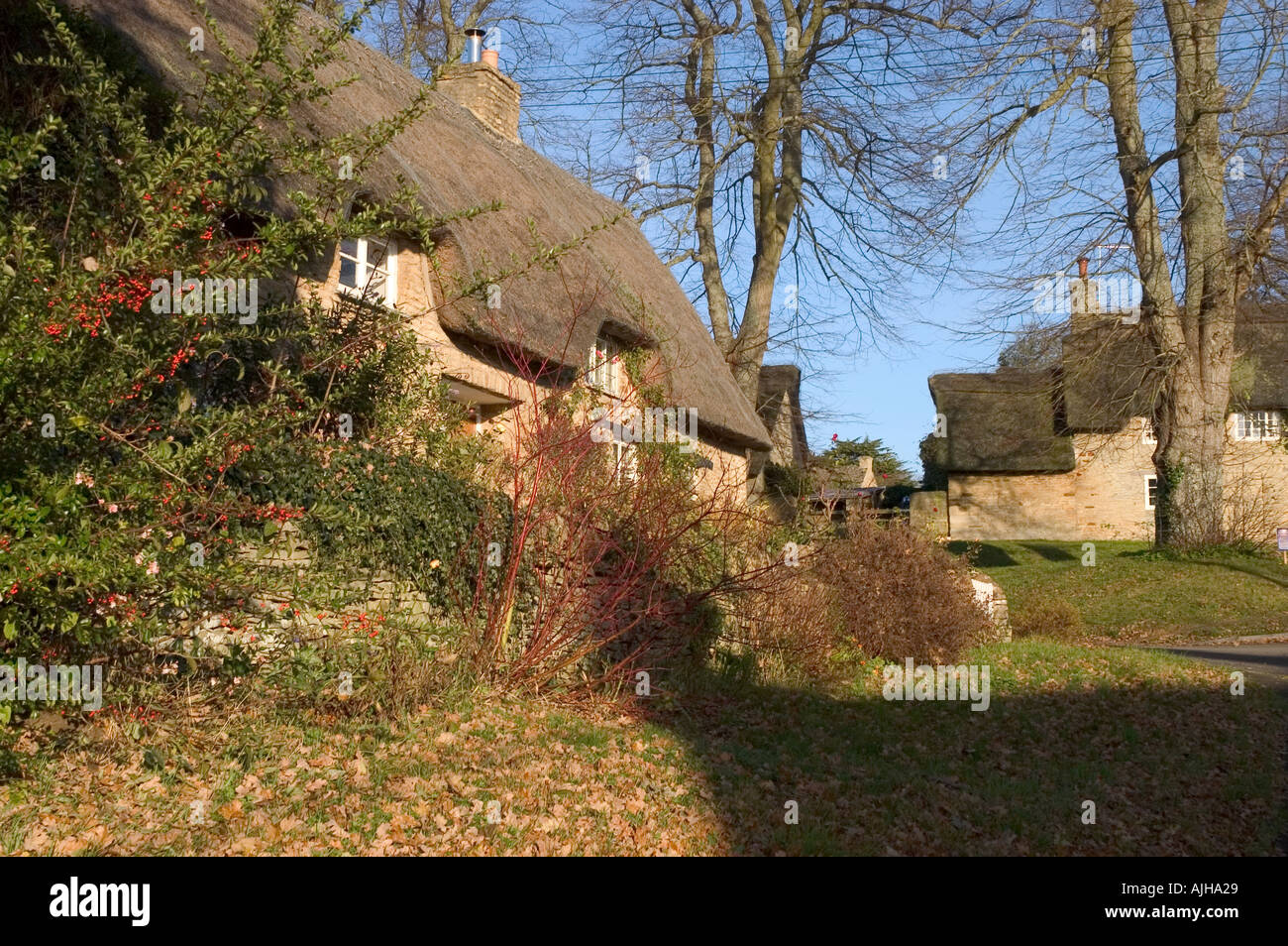 Enstone oxfordshire church hi-res stock photography and images - Alamy