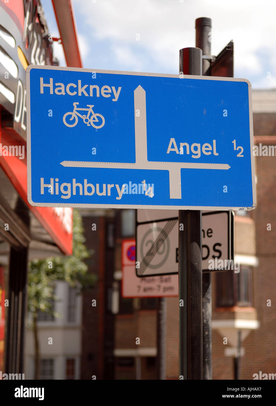 Sign in north london hi-res stock photography and images - Alamy