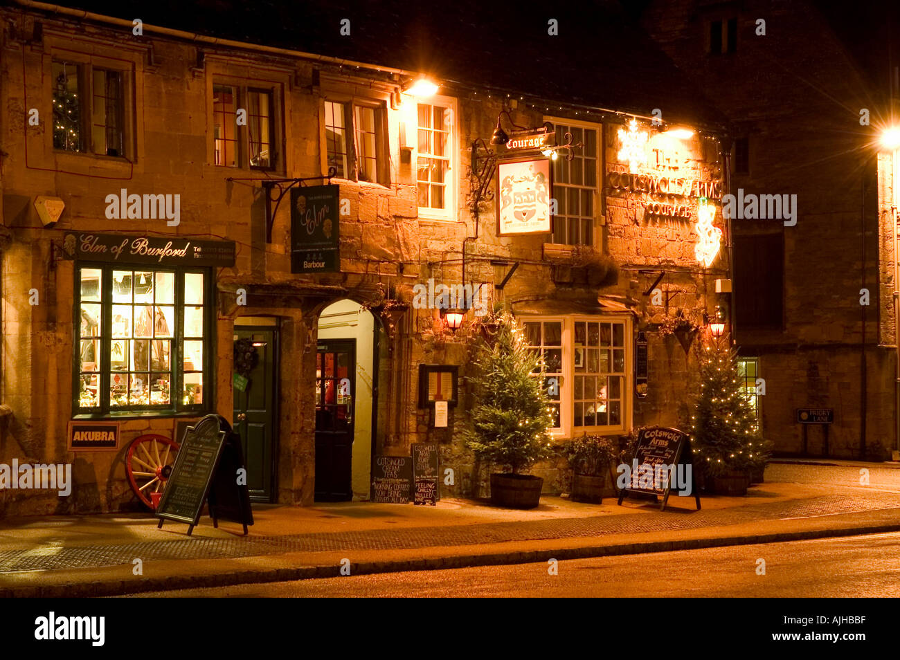 Christmas lights and decorations in Burford High Street Stock Photo - Alamy