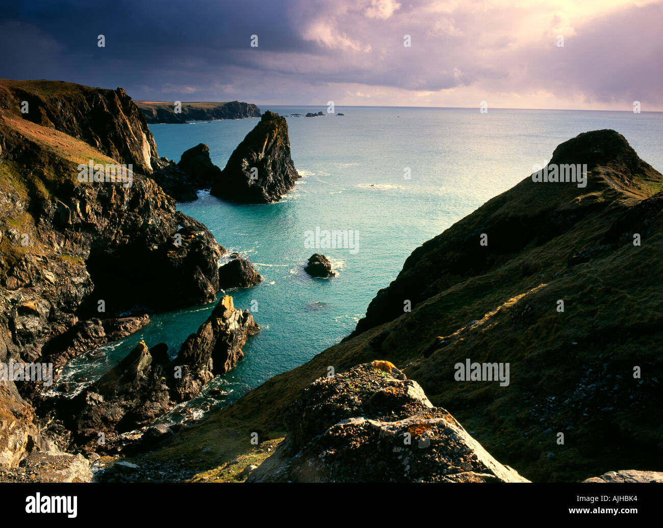 Kynance Cove, The Lizard Peninsula, Cornwall, England, United Kingdom ...