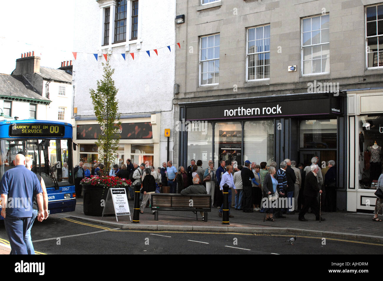 Northern rock queue hi-res stock photography and images - Alamy