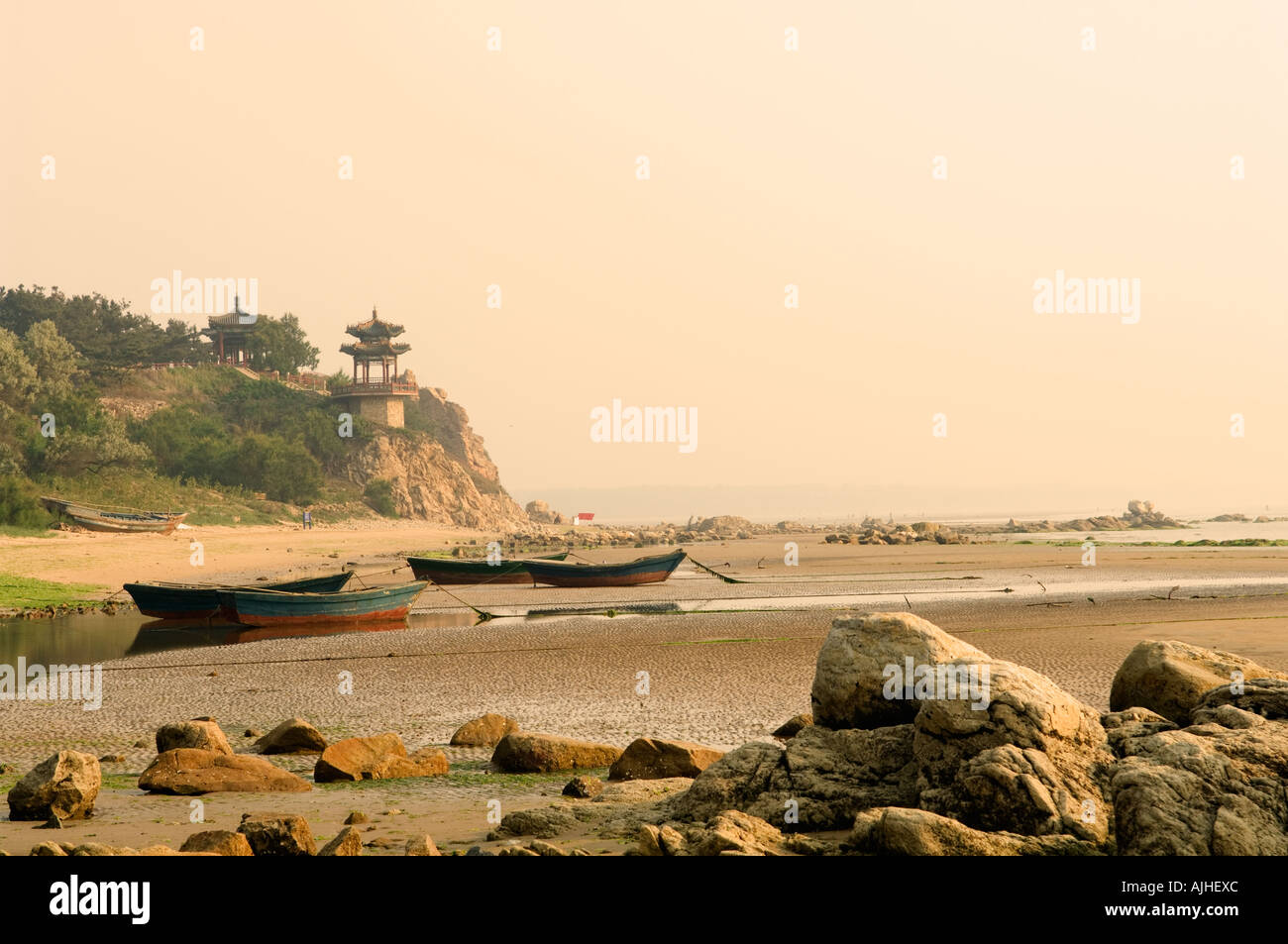 Beidaihe beach resort hi-res stock photography and images - Alamy