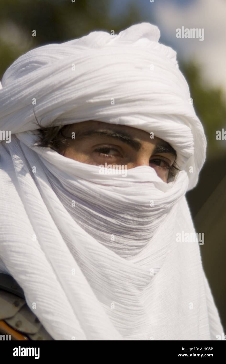 Arab headscarf hidden face Stock Photo - Alamy