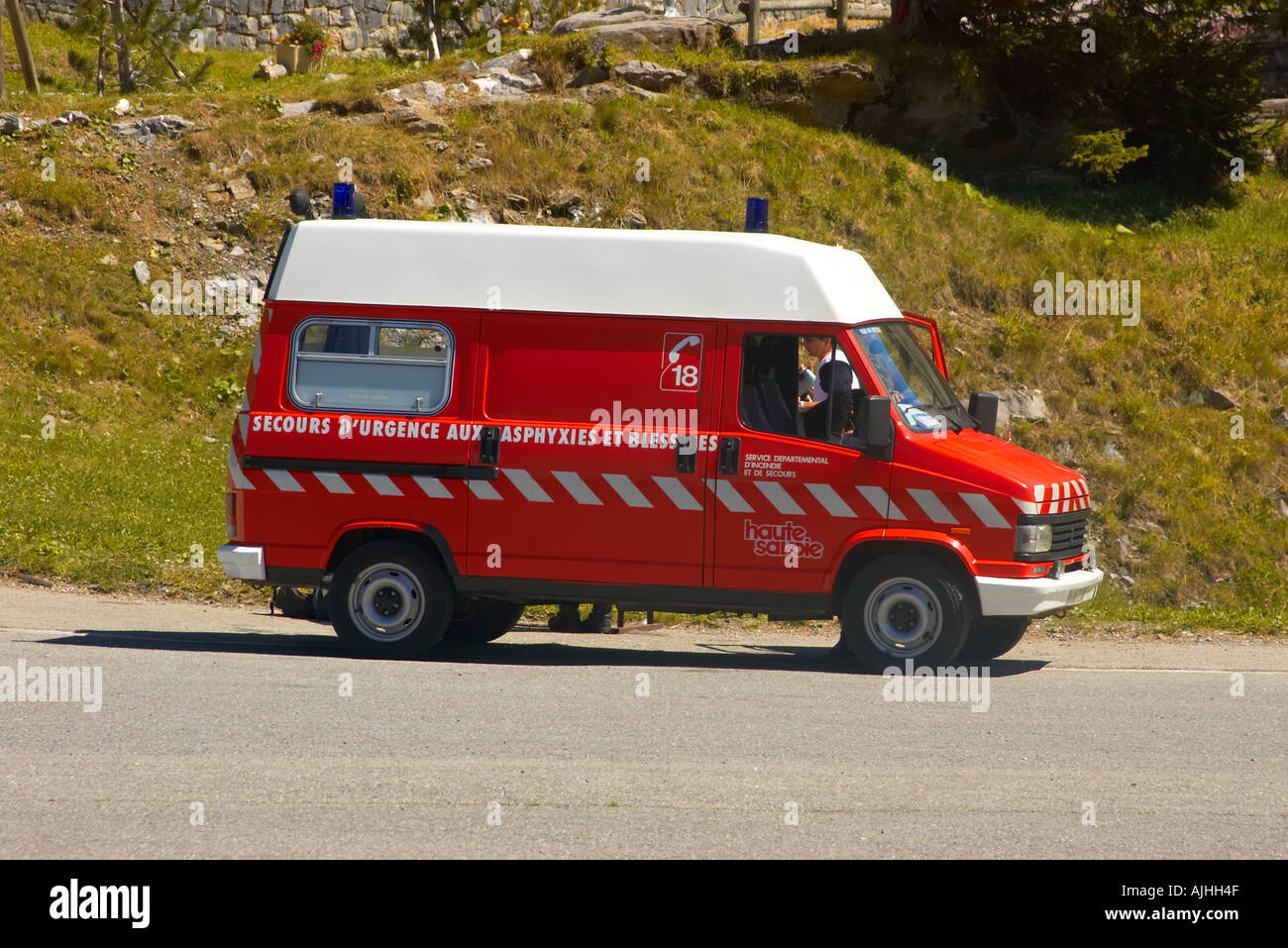 French ambulance hi-res stock photography and images - Alamy