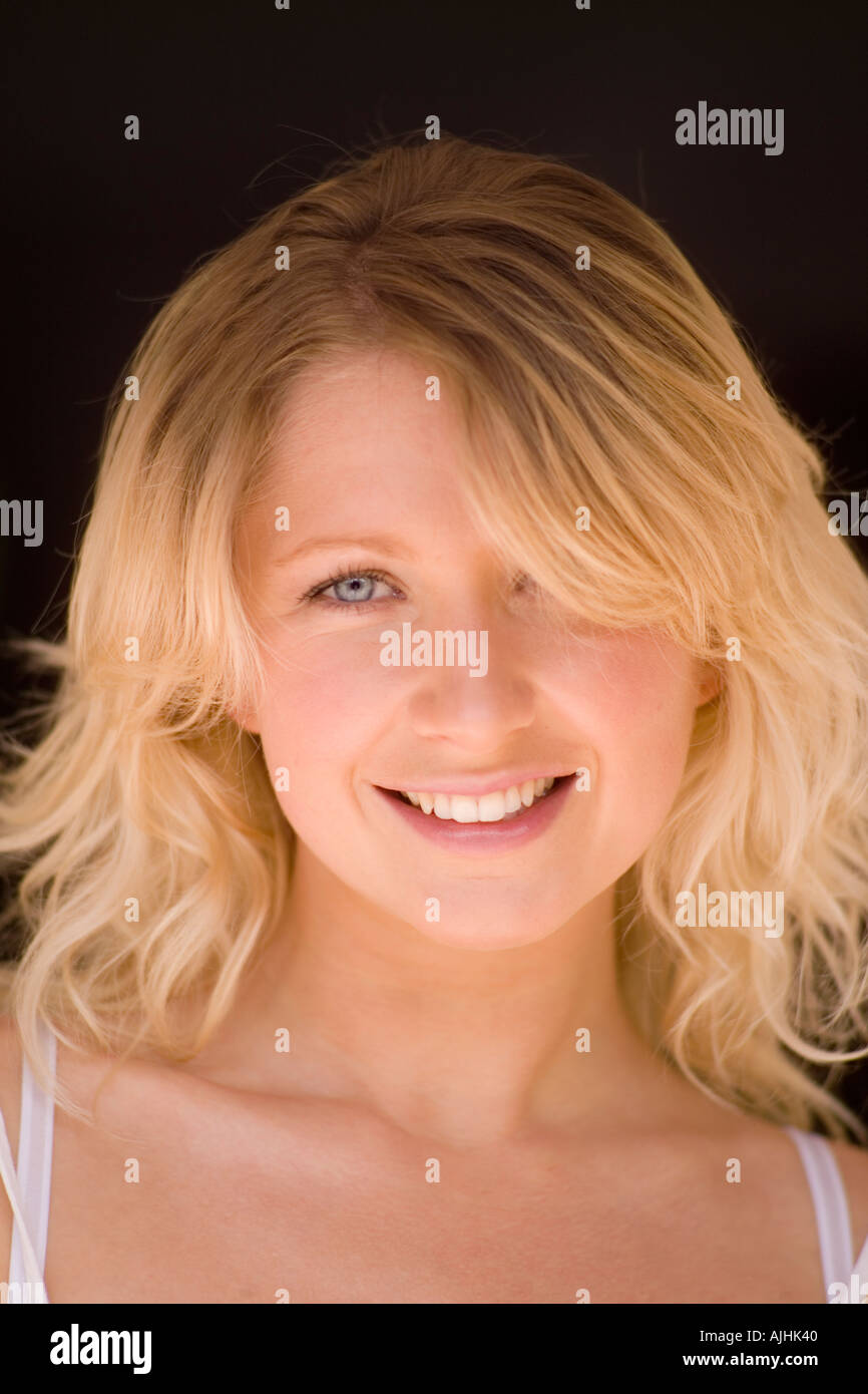 3538 Lucy Lyndsay Model Released Stock Photo - Alamy