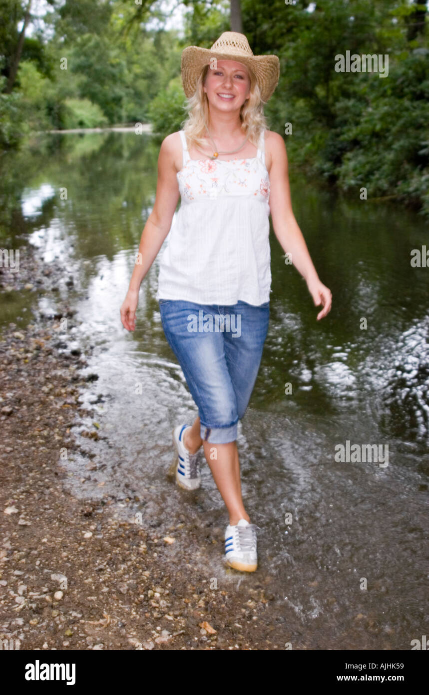 3538 Lucy Lyndsay Model Released Stock Photo - Alamy