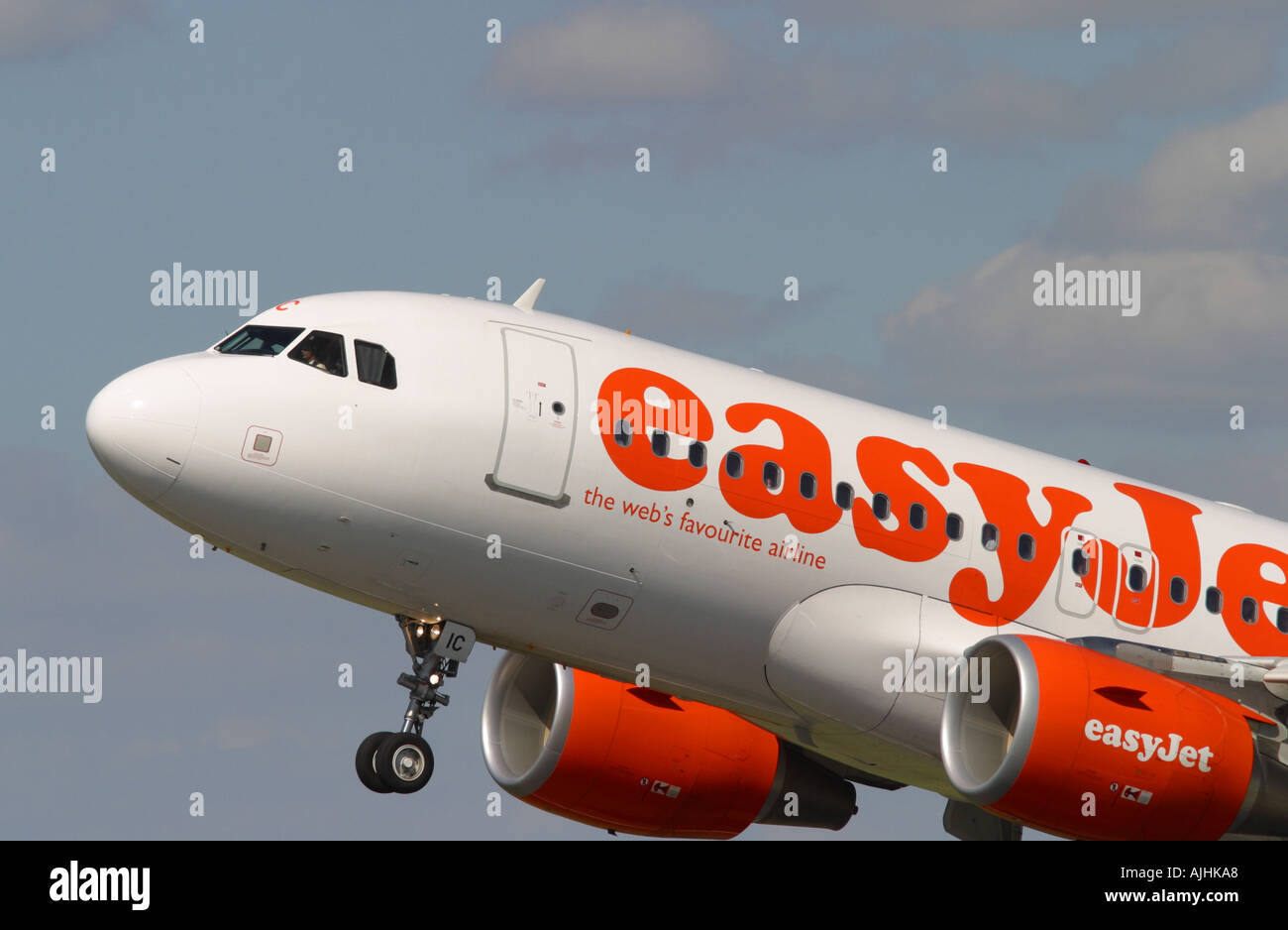 Taking off aircraft hi-res stock photography and images - Alamy
