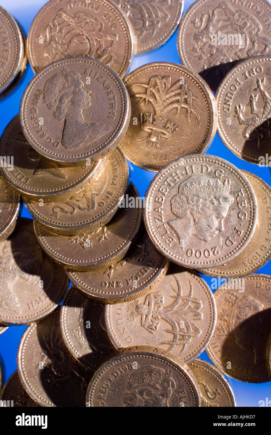 Queens head on coin hi-res stock photography and images - Alamy
