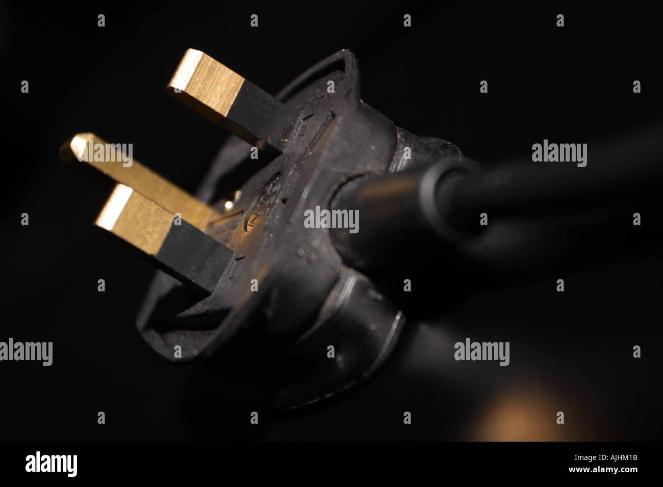 Black 3 pin plug cable hi-res stock photography and images - Alamy