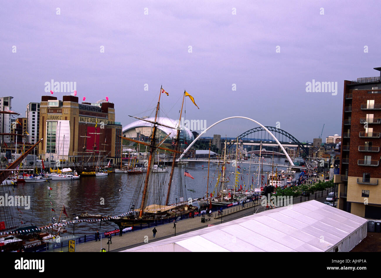 Tall ships newcastle quayside hi-res stock photography and images - Alamy